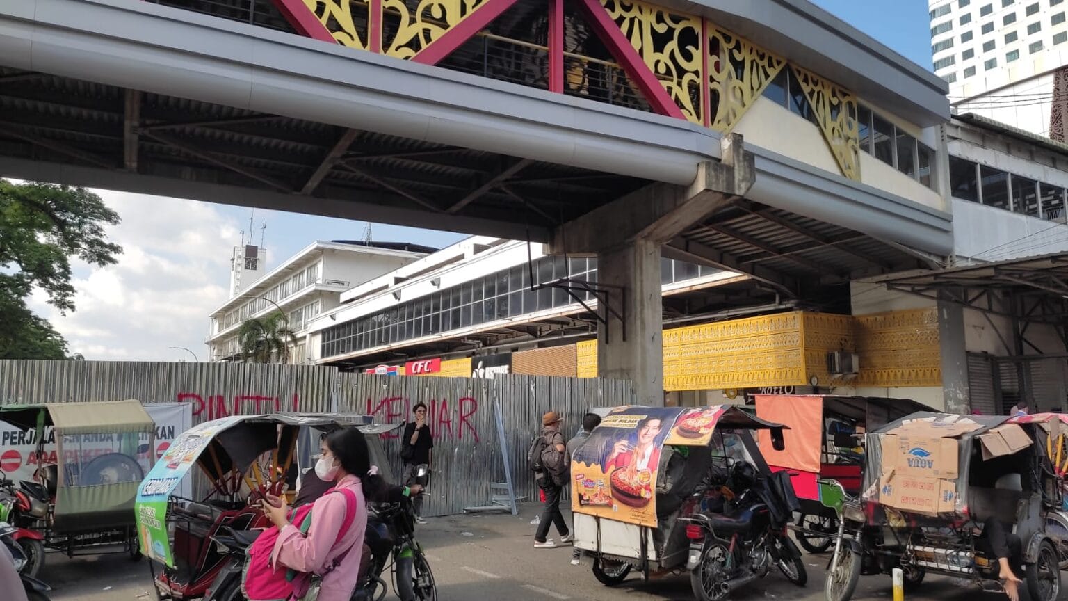 Overpass Dibangun, Jalan Stasiun Kota Medan Macet Parah - Deal Channel